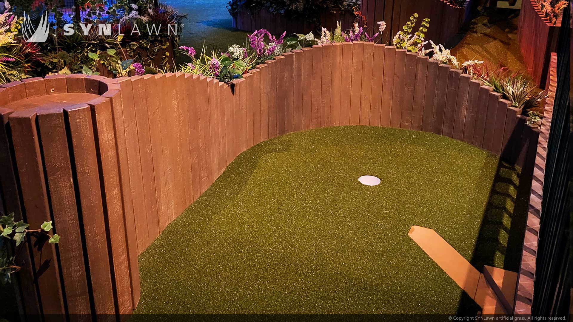 Luxury NYC Hotel Golf Experience | SYNLawn Golf